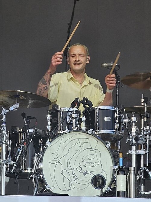 The Pied Piper of Rock: Matty Healy Leads The 1975 Into Glastonbury ...